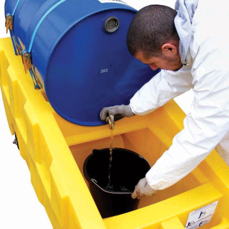 Drum Bund Spill Cart With Wheels - Fuel Tank Shop
